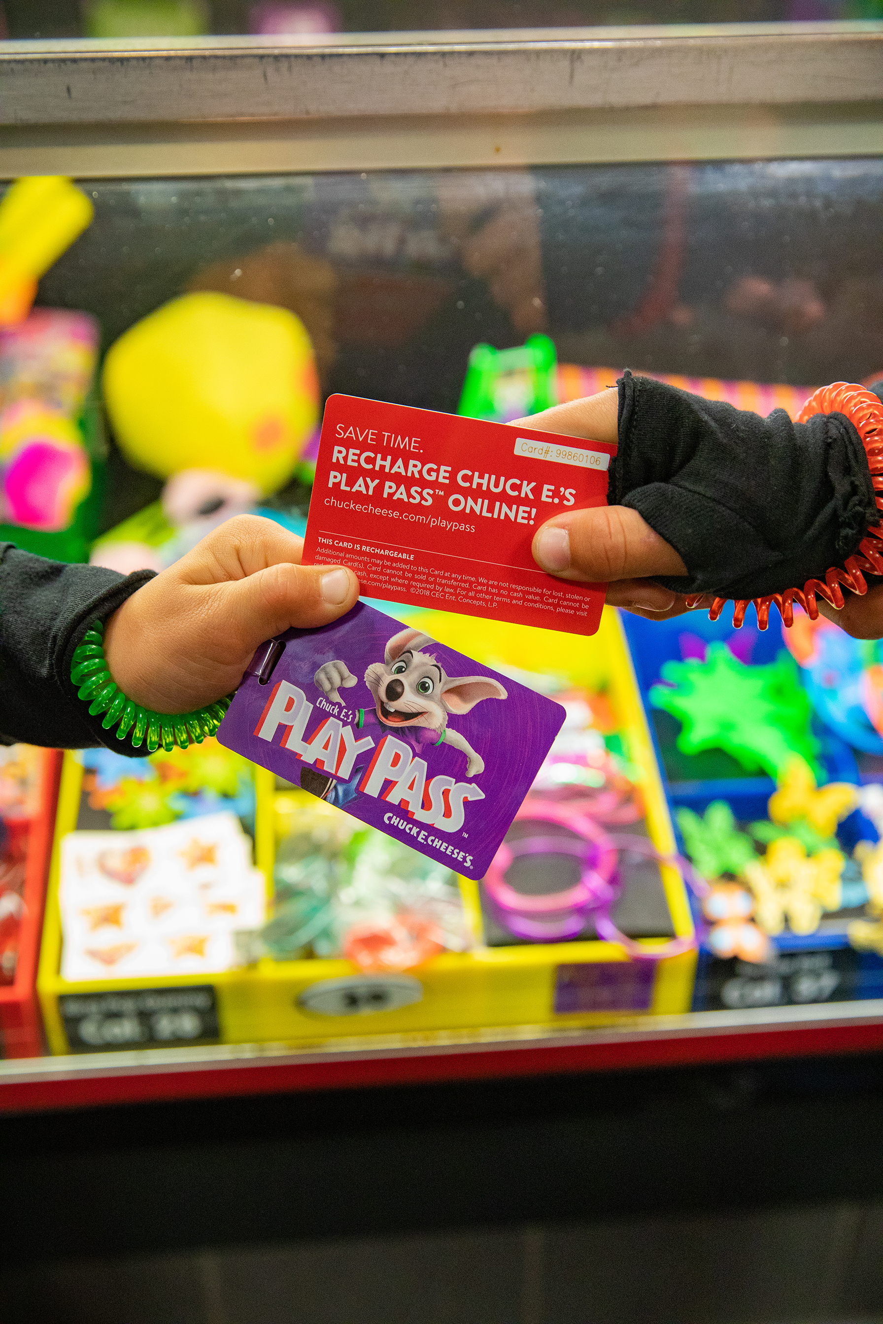 Family Fun Made Easy at Chuck E Cheese. | Mini Style Hacker